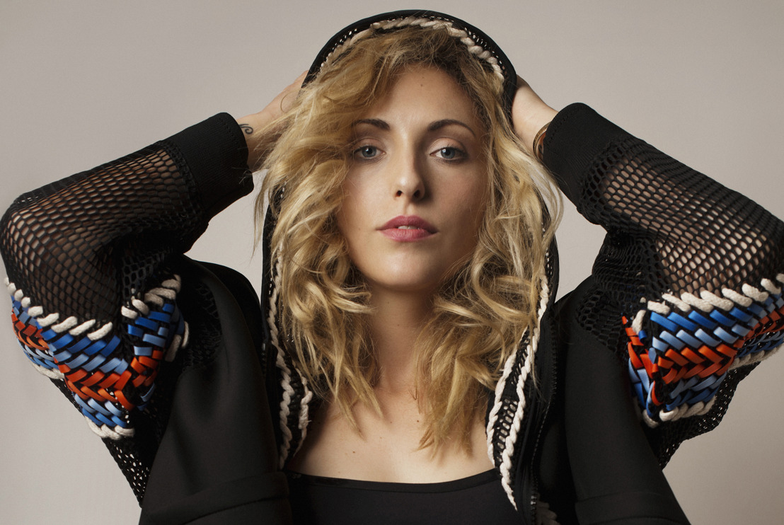 Raphaëlle dévoile le clip de « Check check » - Just Music