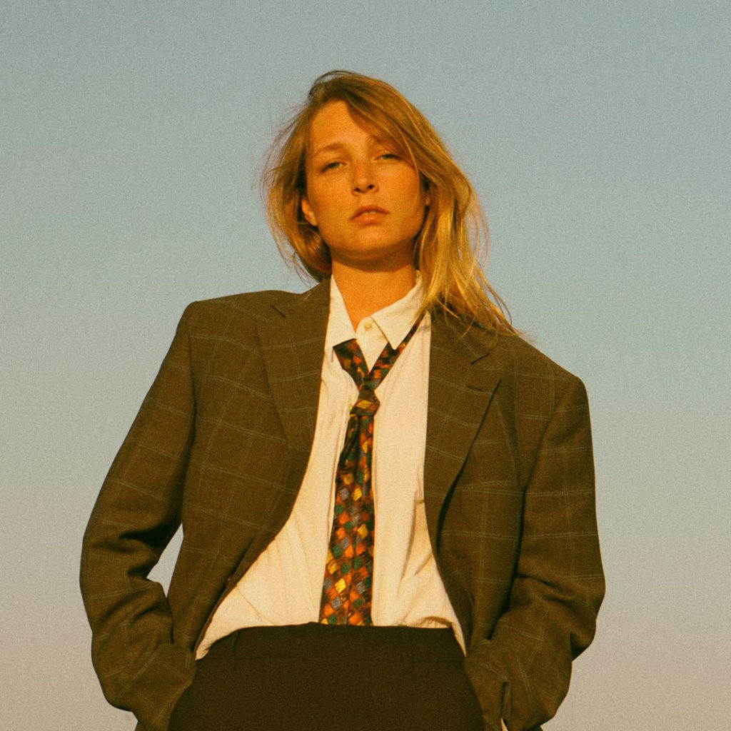 "Hélicoïdal", le nouveau single de Marine Quéméré - Just Music